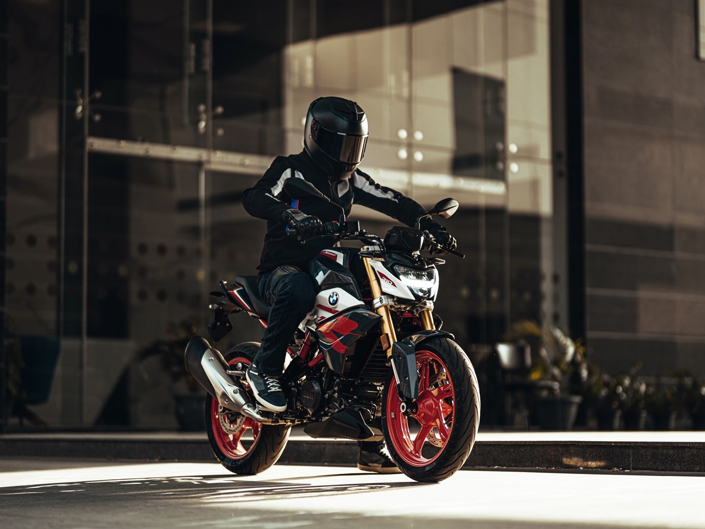 7 Top Premium Mid-Sized Motorcycles To Buy - Motoring World