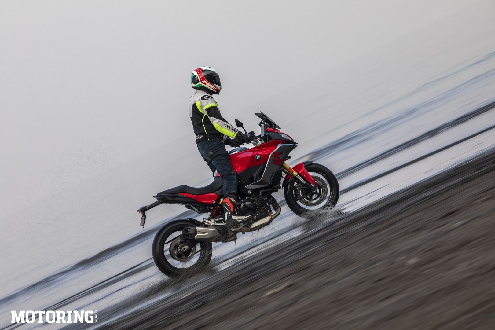 BMW F 900 XR Pro Photo Gallery - Motoring World