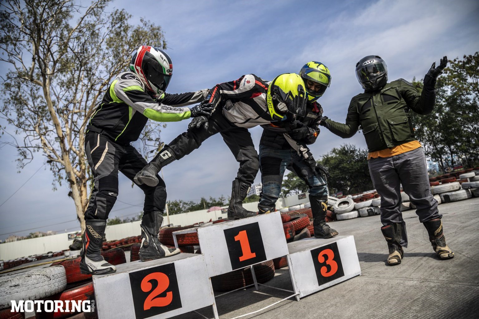 RE Meteor 350 VS Honda H’Ness CB350 VS Hero Xtreme 160R VS KTM 390 ...