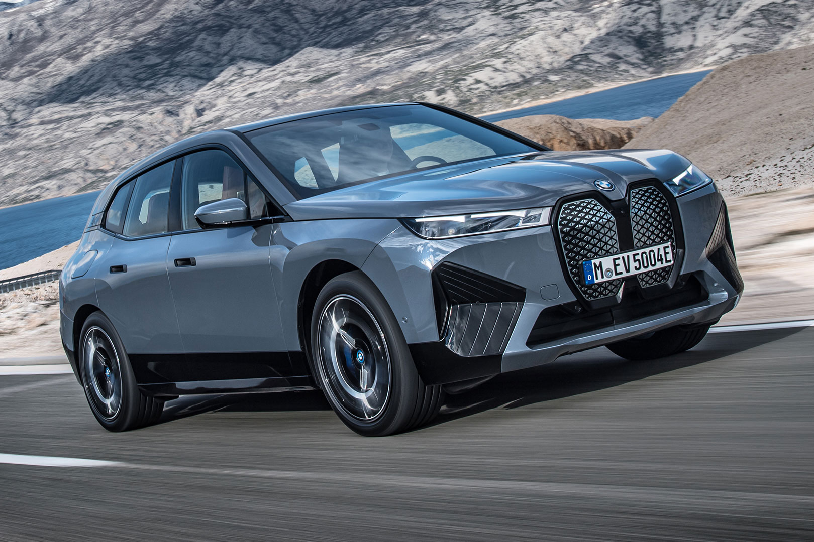 BMW iX Unveiled: Tech-heavy SUV - Motoring World