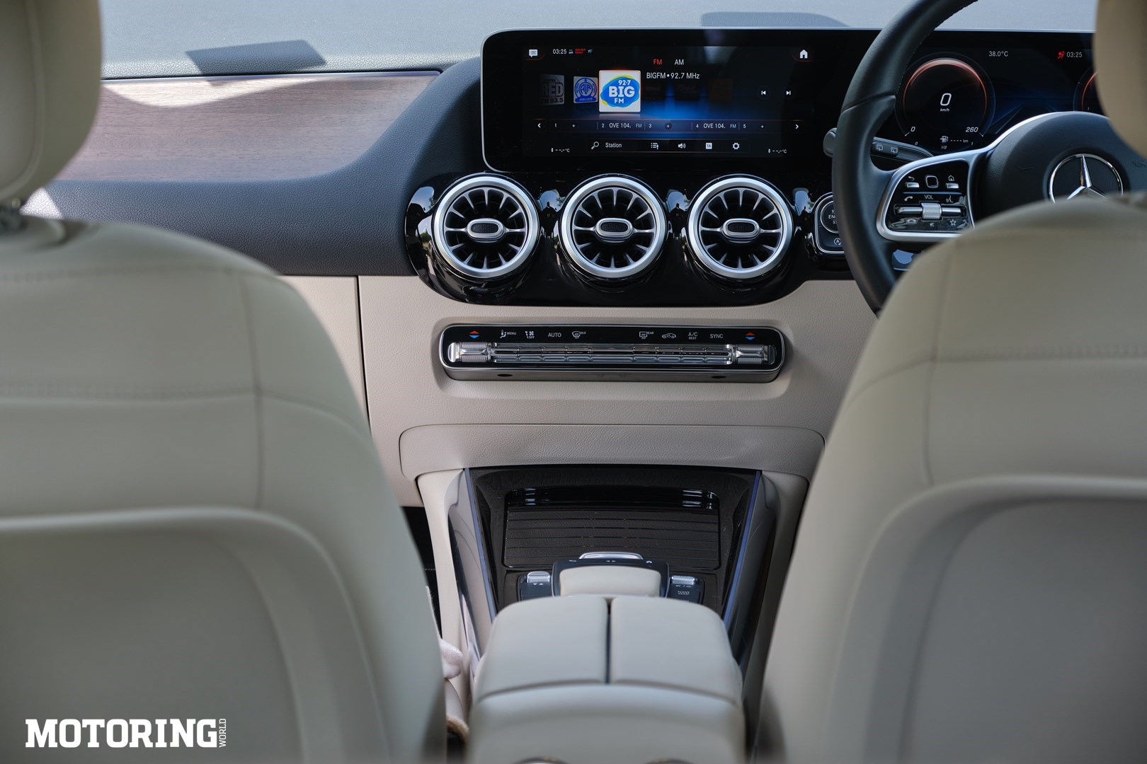 Mercedes-Benz GLA: New Meets Old - Motoring World