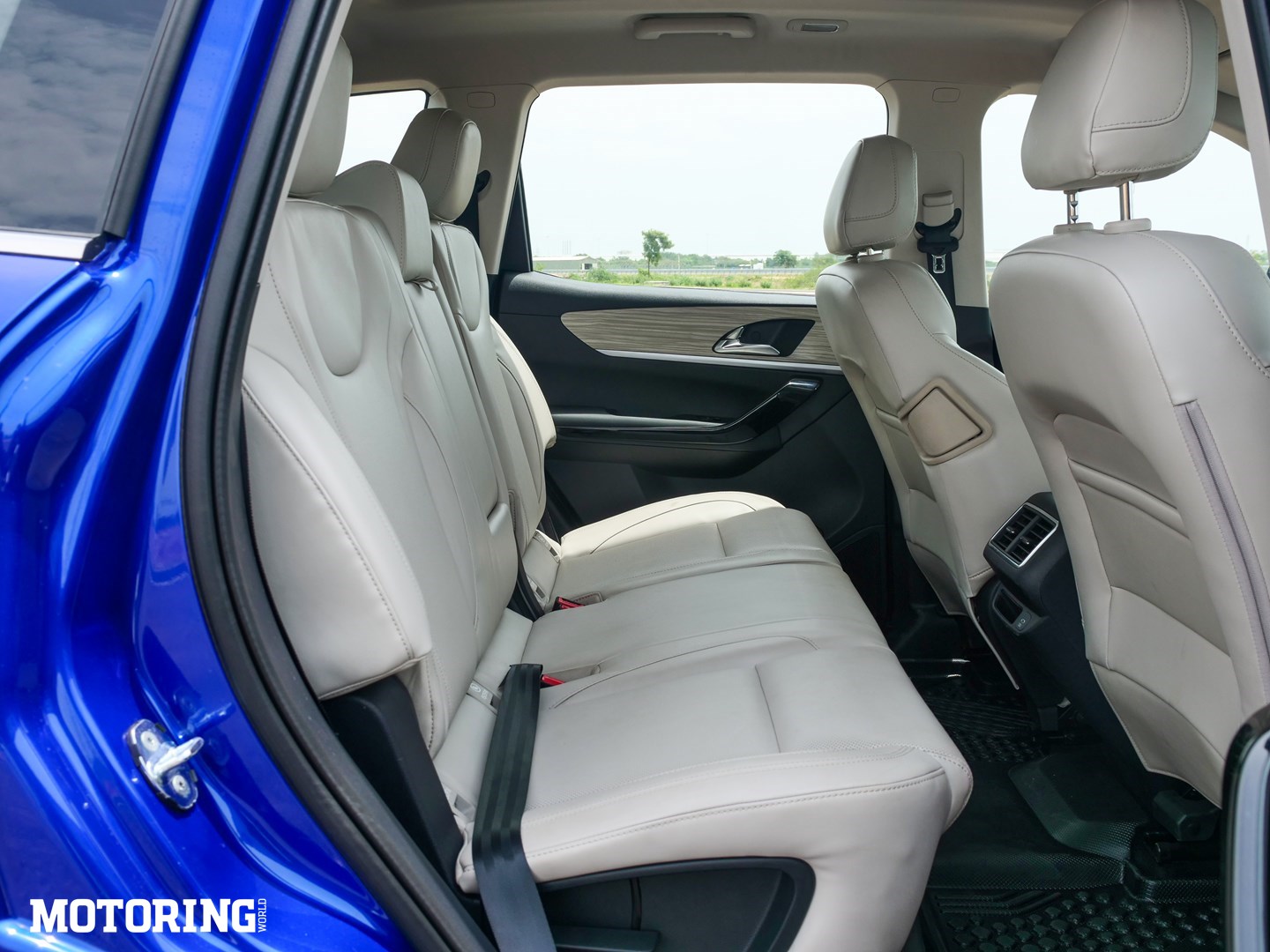 Mahindra XUV700 Review: The XUV factor - Motoring World