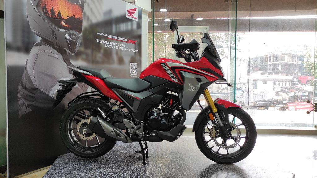 Honda CB200X First Look: City Prowler - Motoring World