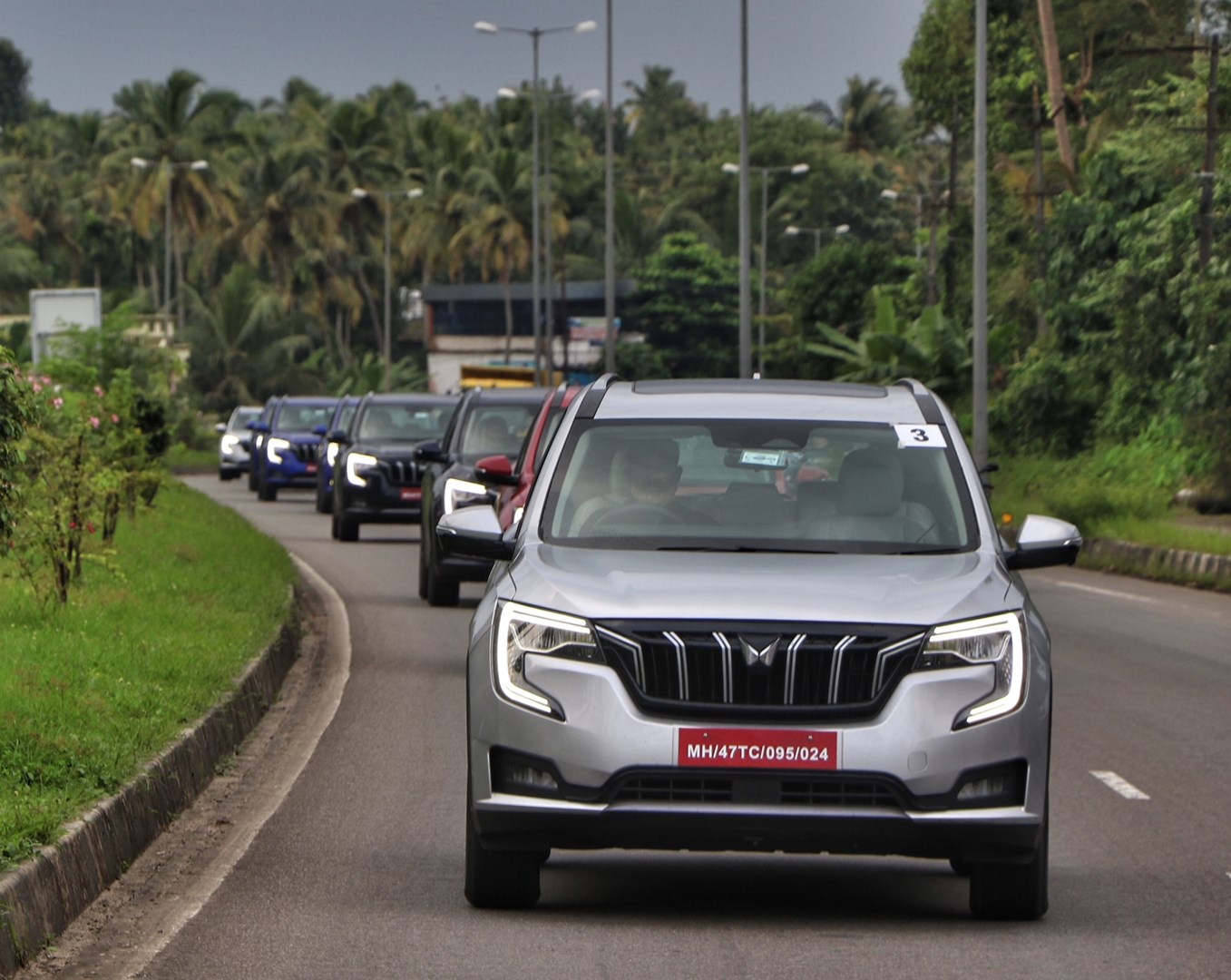 Mahindra XUV700 Freedom Drive visits Mumbai: Pitstop - Motoring World