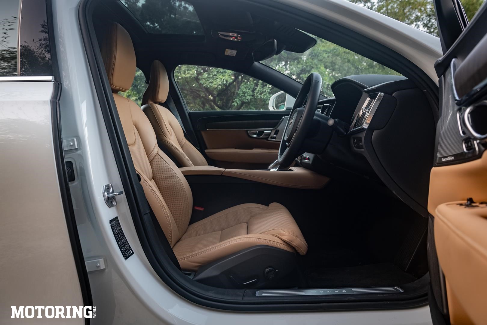 Volvo S90 Review: Pride and Pamper - Motoring World