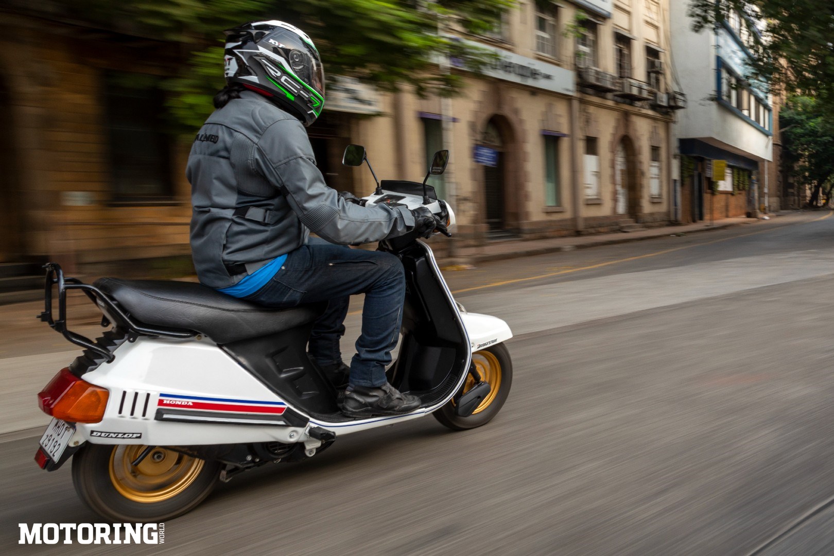 Yamaha RX 100 VS Kinetic Honda DX: BFFS! - Motoring World