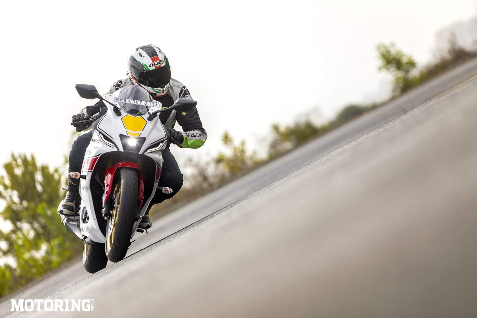 Yamaha YZF-R15M V4.0 World GP 60th Anniversary Edition Review: Speed ...