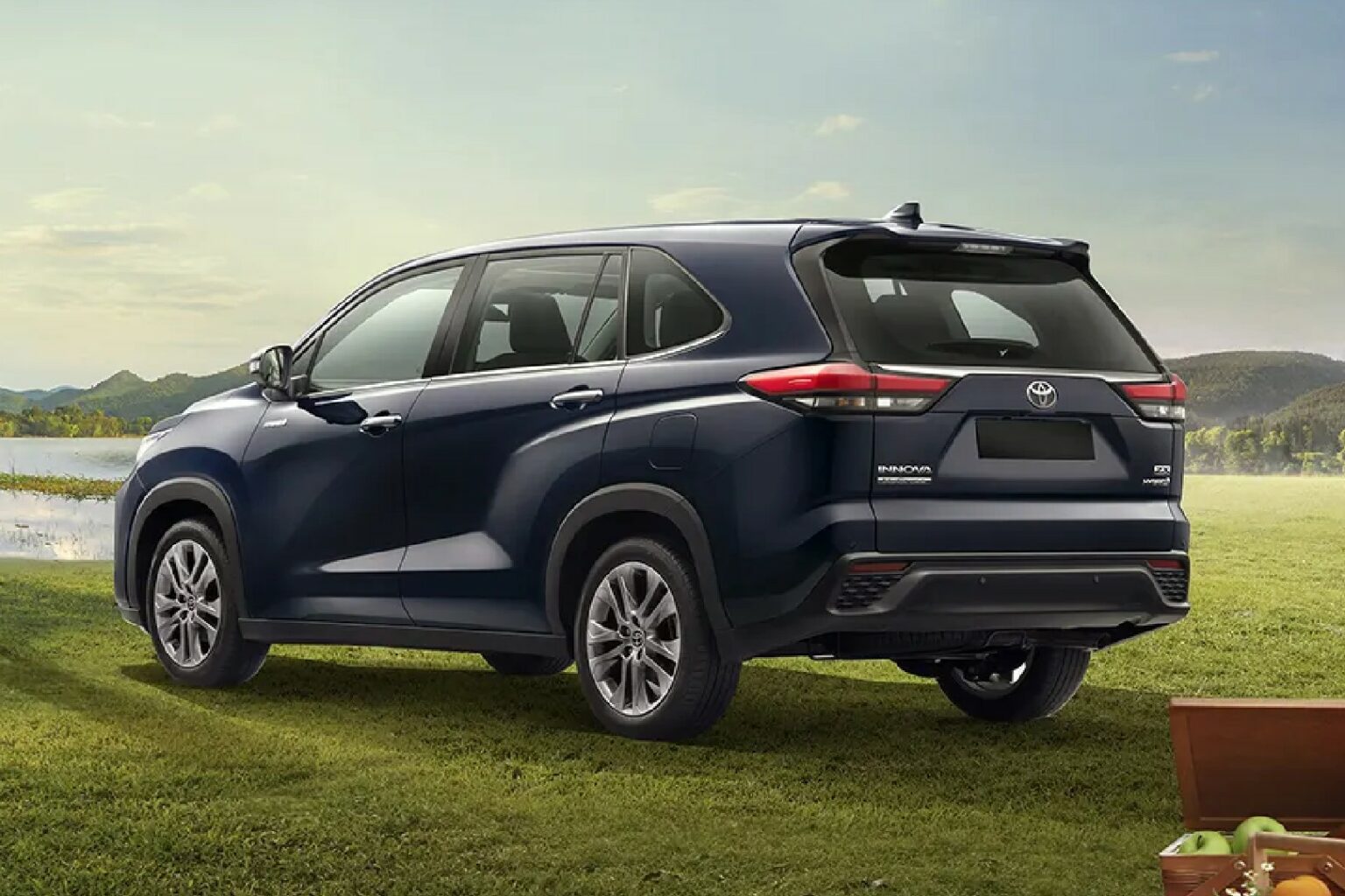 Toyota Innova Hycross Launched - Motoring World