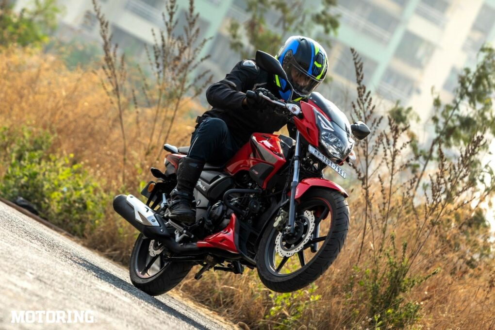 Apache RTR 160 2V Review: Still Going Strong - Motoring World