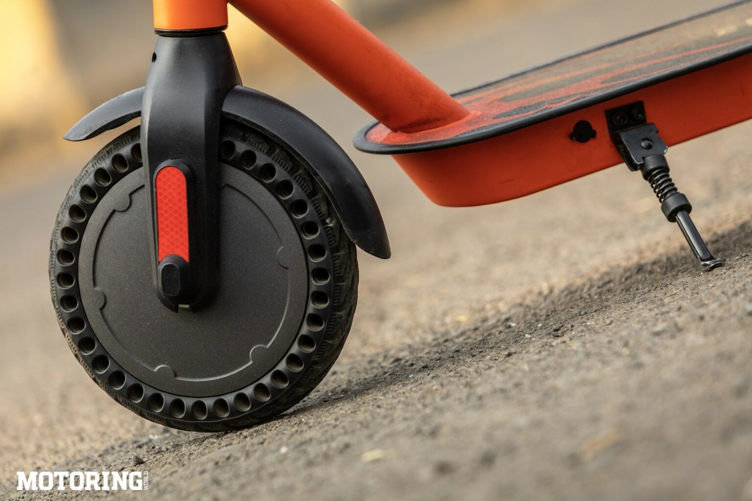 EMotorad Lil-E Review: E-Scooting Around - Motoring World