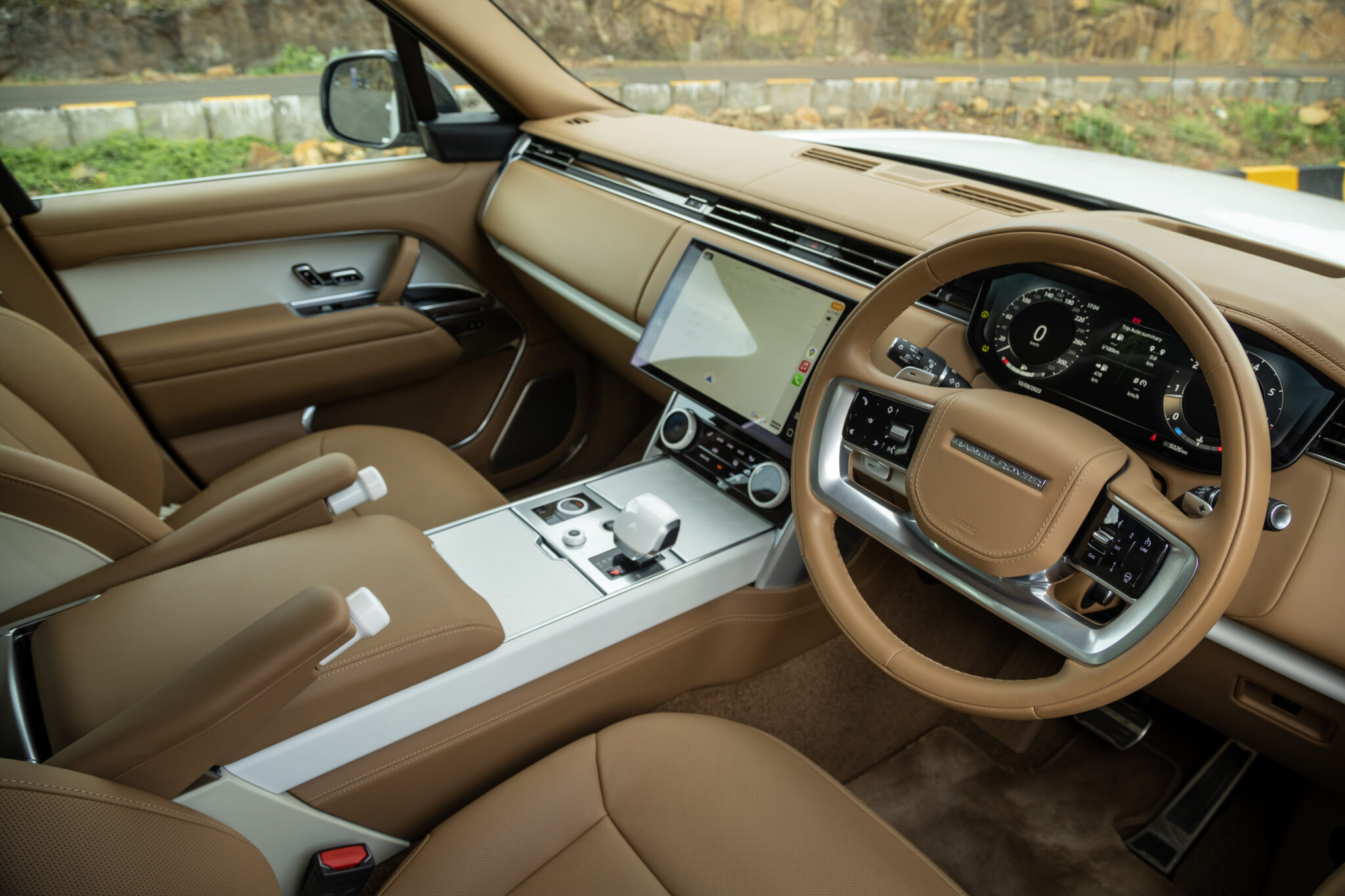 Range Rover SV: First Drive Review - Motoring World