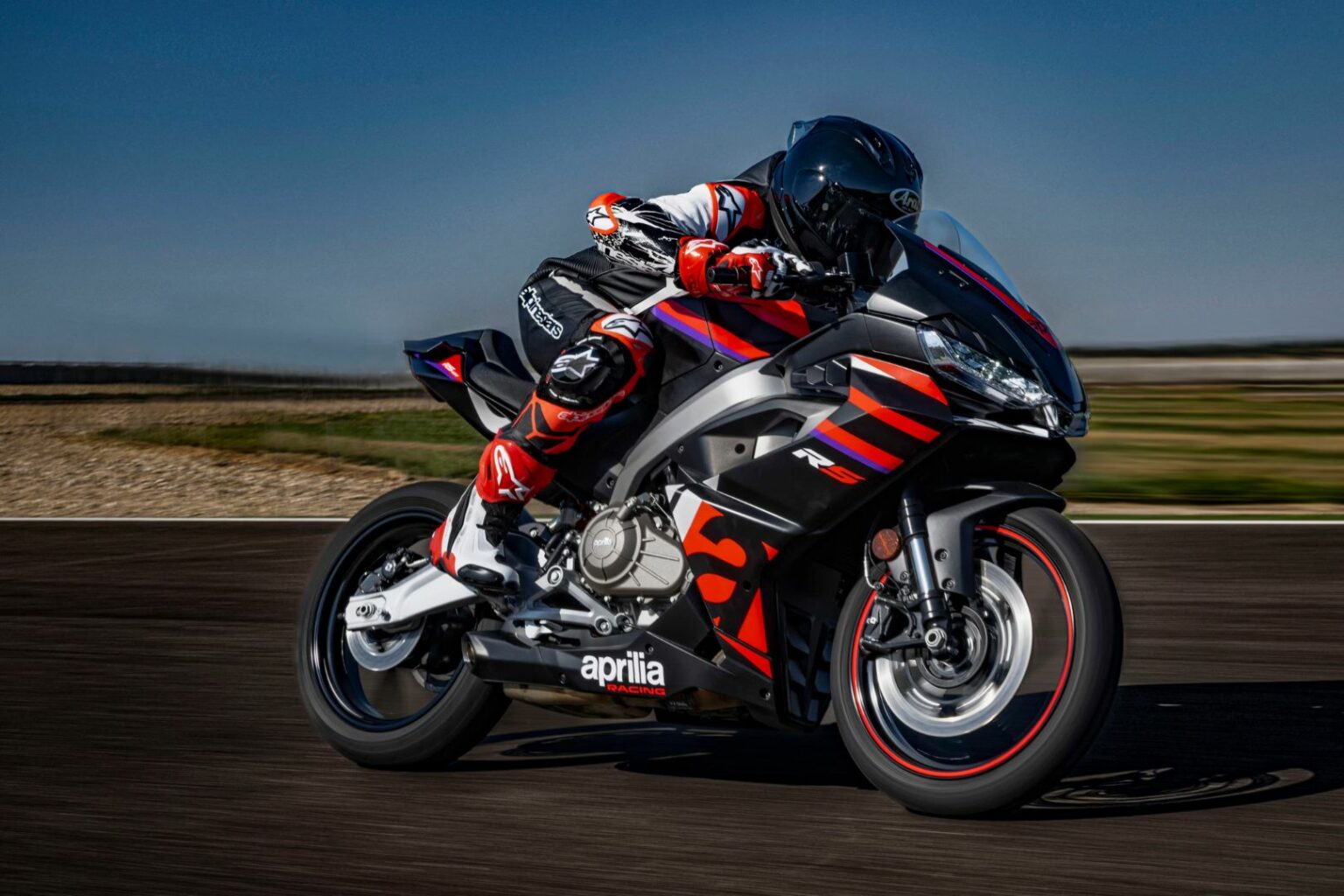 QJ Motor SRV 300 Review: Pocket Cruiser - Motoring World