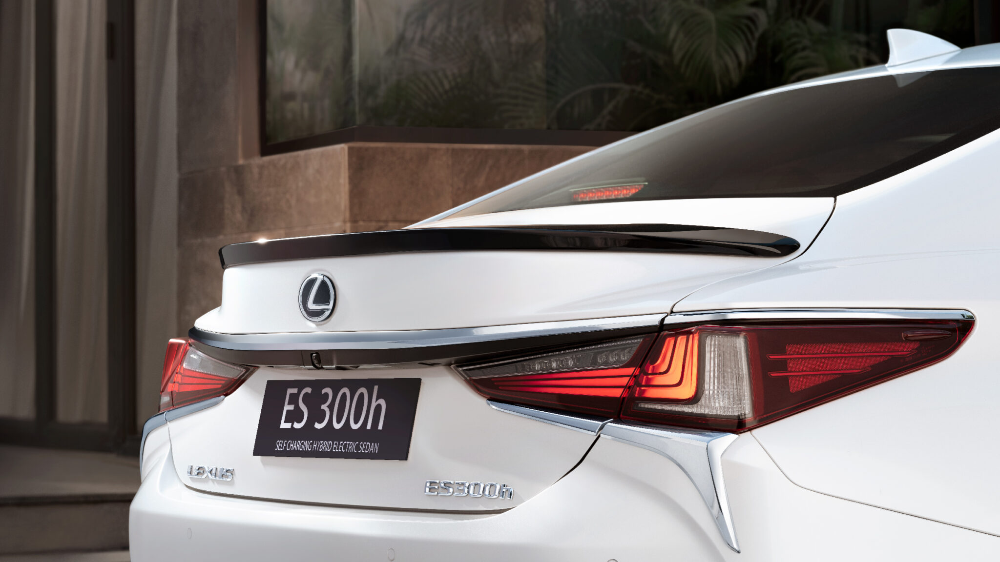 Lexus Unleashes Limited Edition ES 250h Exquisite - Motoring World