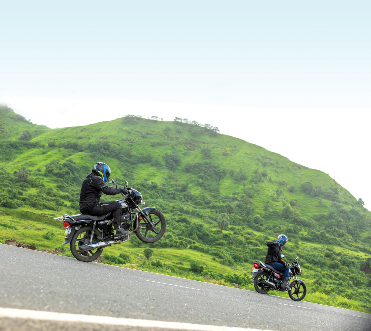Hero Splendor XTEC vs Honda Shine 100 — Numb and Numbers - Motoring World