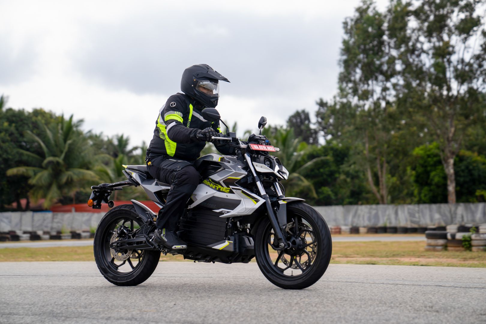 Orxa Mantis First Ride Review — Taming the Predator - Motoring World