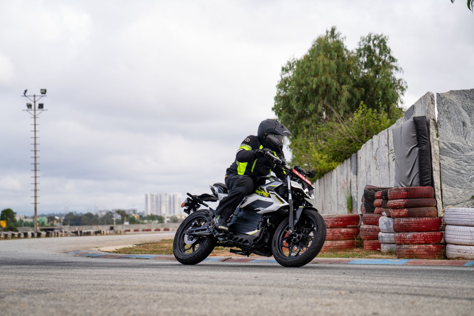 Orxa Mantis First Ride Review — Taming the Predator - Motoring World