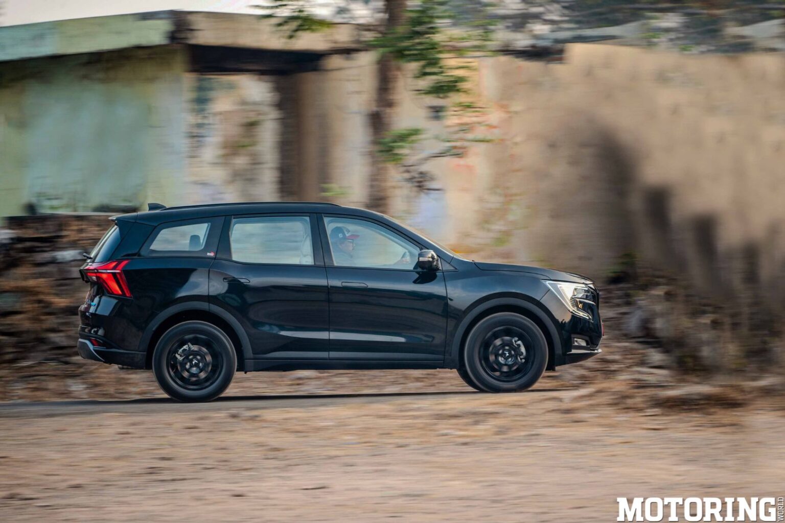 Mahindra XUV700 Black Edition Review - Blacked Out - Motoring World