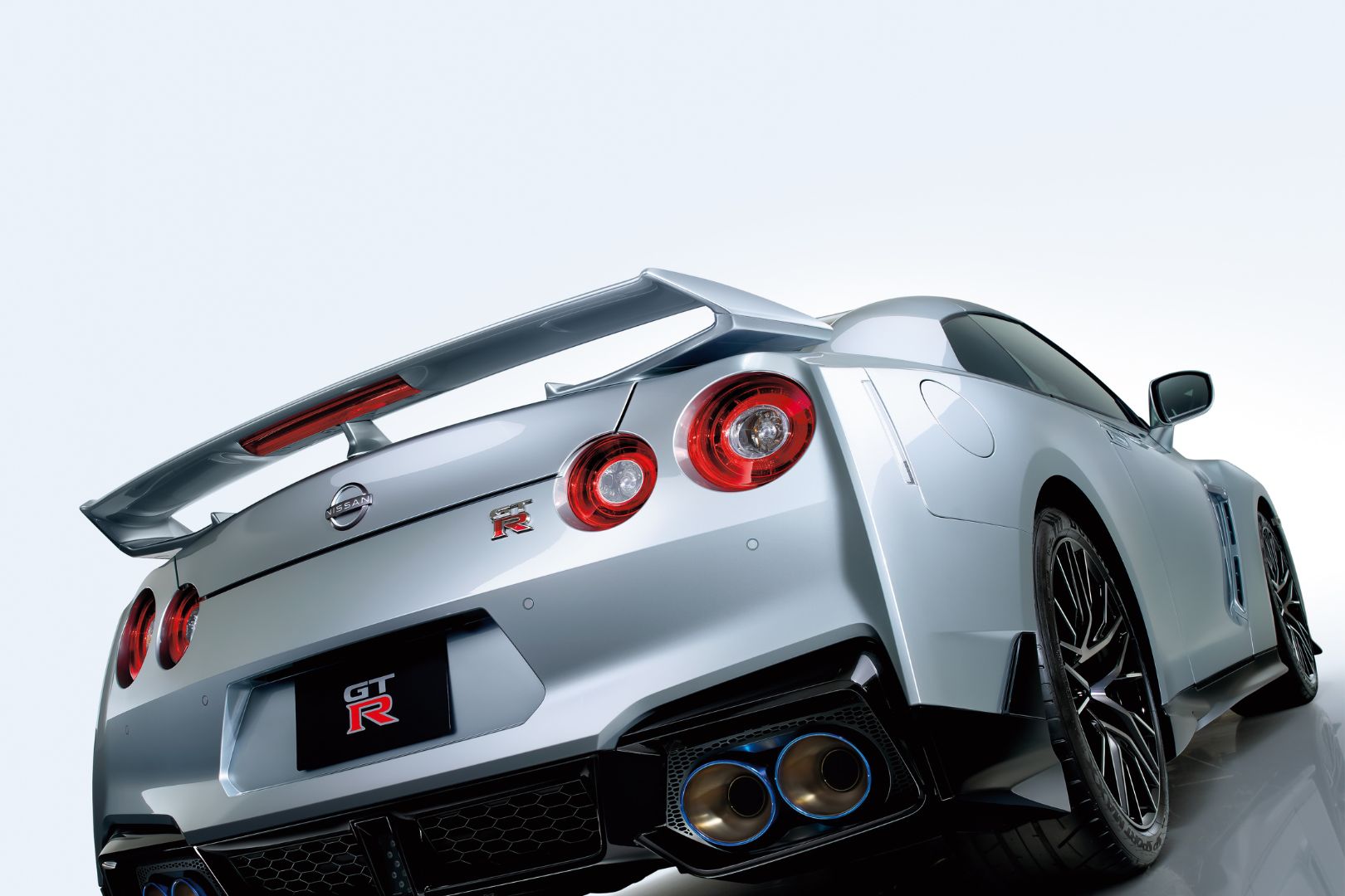 2025 Nissan GT-R unveiled; Godzilla’s last hurrah? - Motoring World