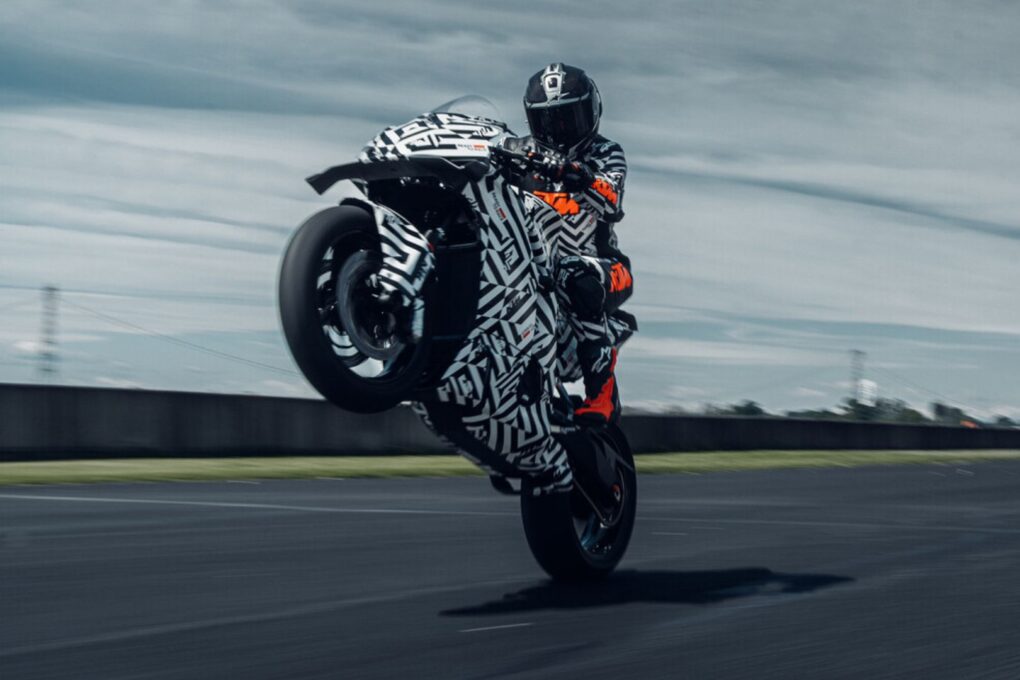 KTM 990 RC R unveiled, global debut in 2025! - Motoring World
