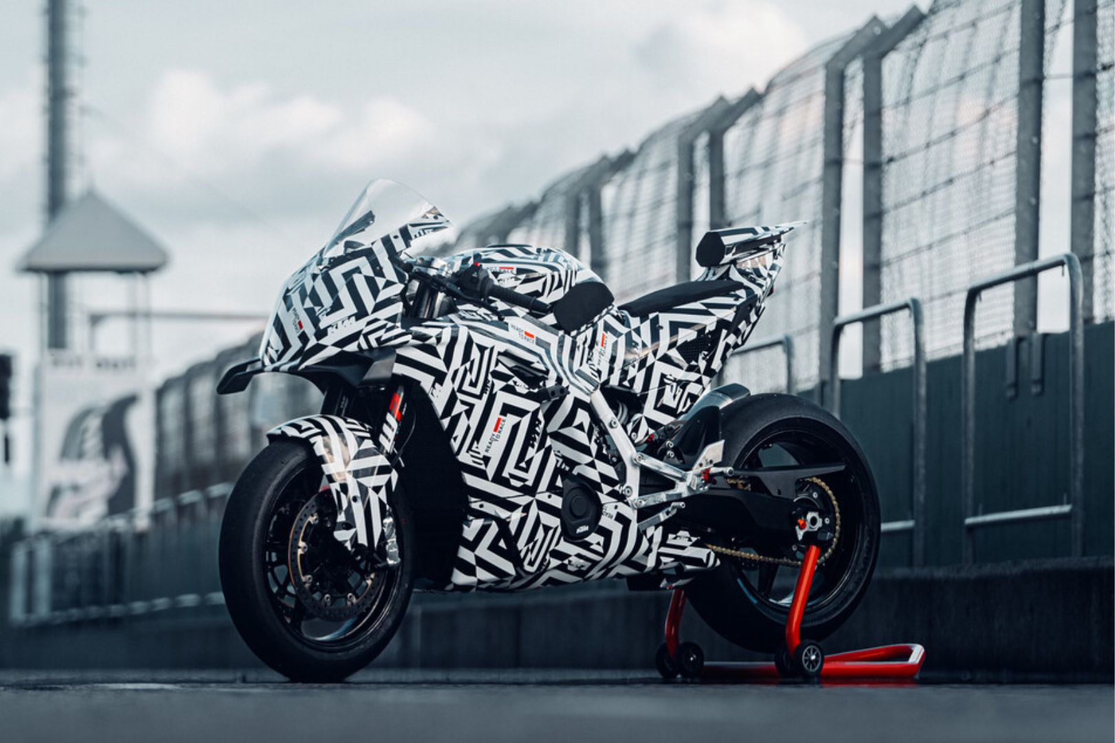KTM 990 RC R unveiled, global debut in 2025! - Motoring World