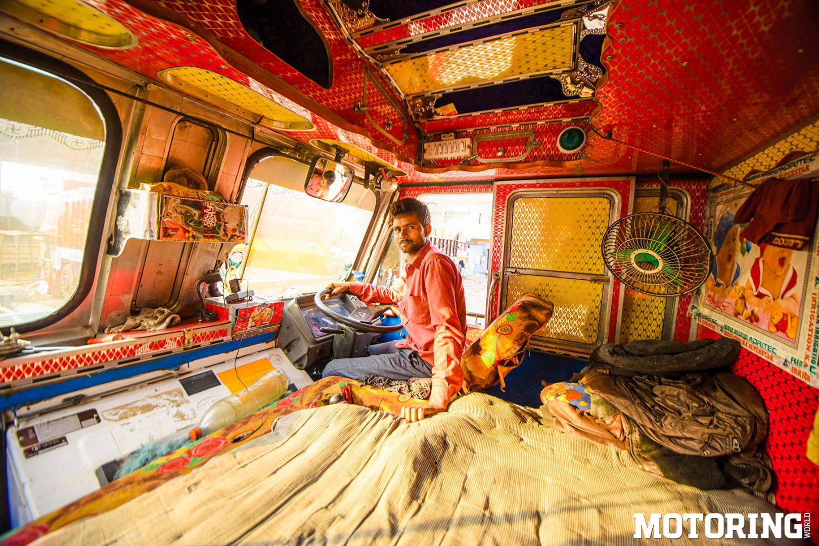 Issue Special: Trucking Masterpieces - Motoring World