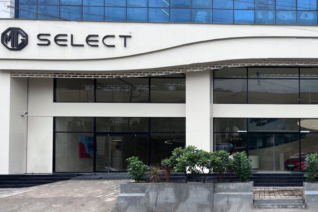 MG Motor India Unveils First MG Select Experience Centre in Thane ...