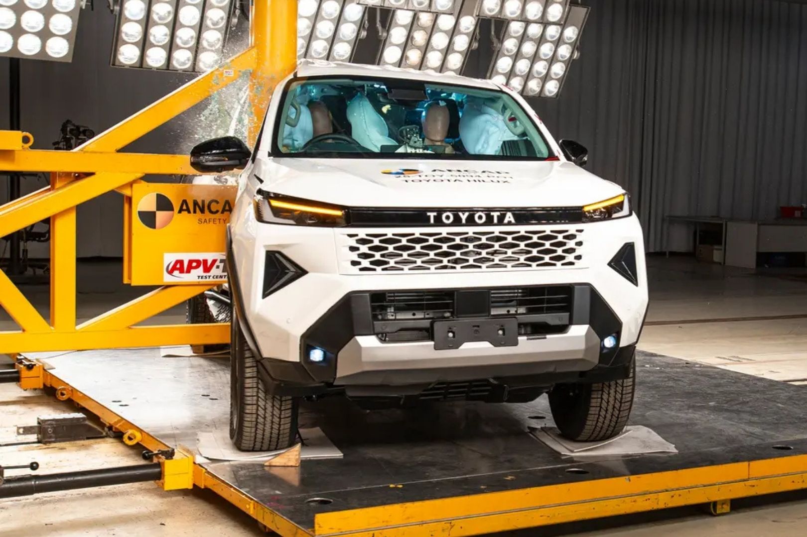 New-Generation Toyota Hilux Earns Five-Star ANCAP Safety Rating ...